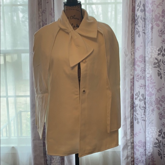 MoDa New York | Jackets & Coats | Moda Ny Boutique Cape Coat White L ...